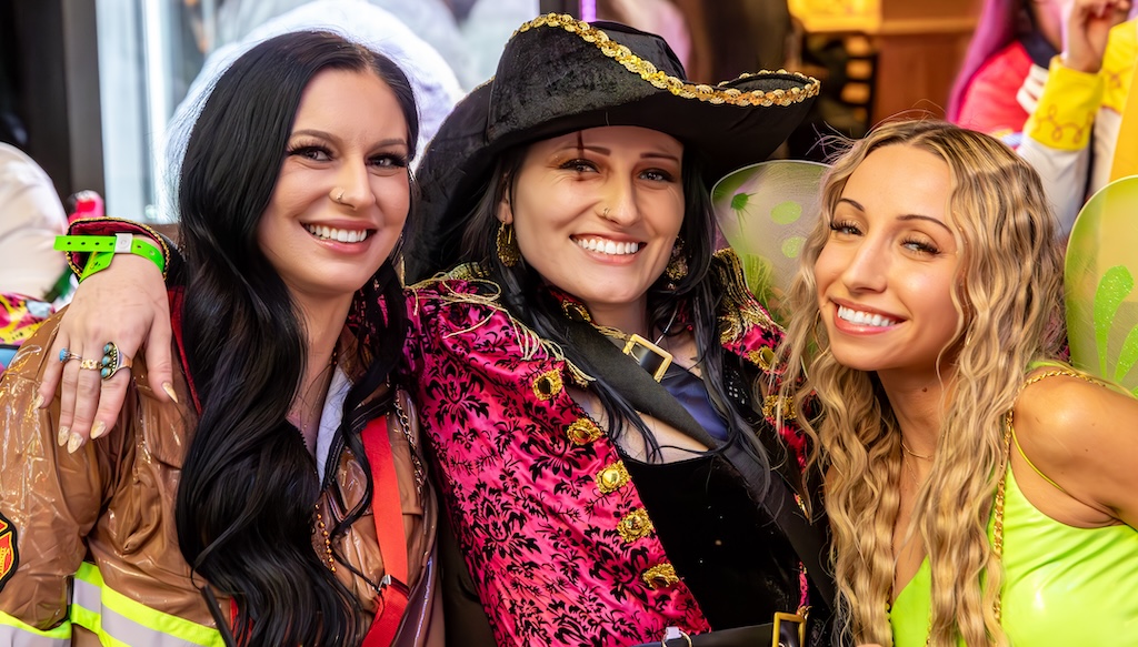 Seattle - "Boos Fest" Halloween Bar Crawl - Nov 1, 2025